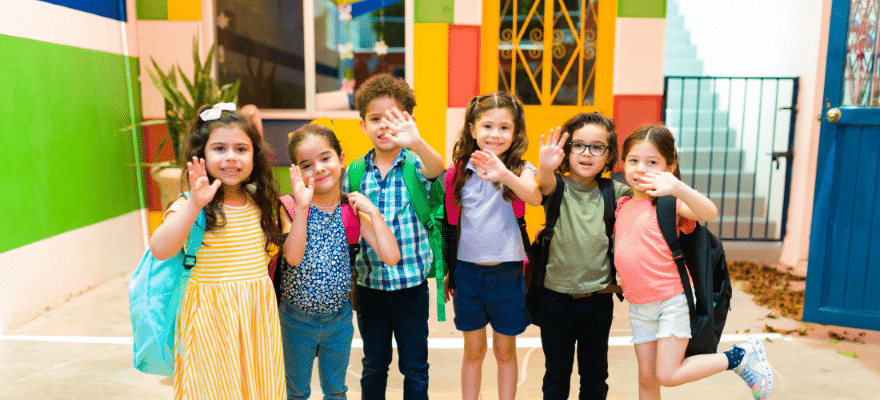 Codul bunelor maniere pentru copii sau „cei 7 ani de acasă” | Briele.ro